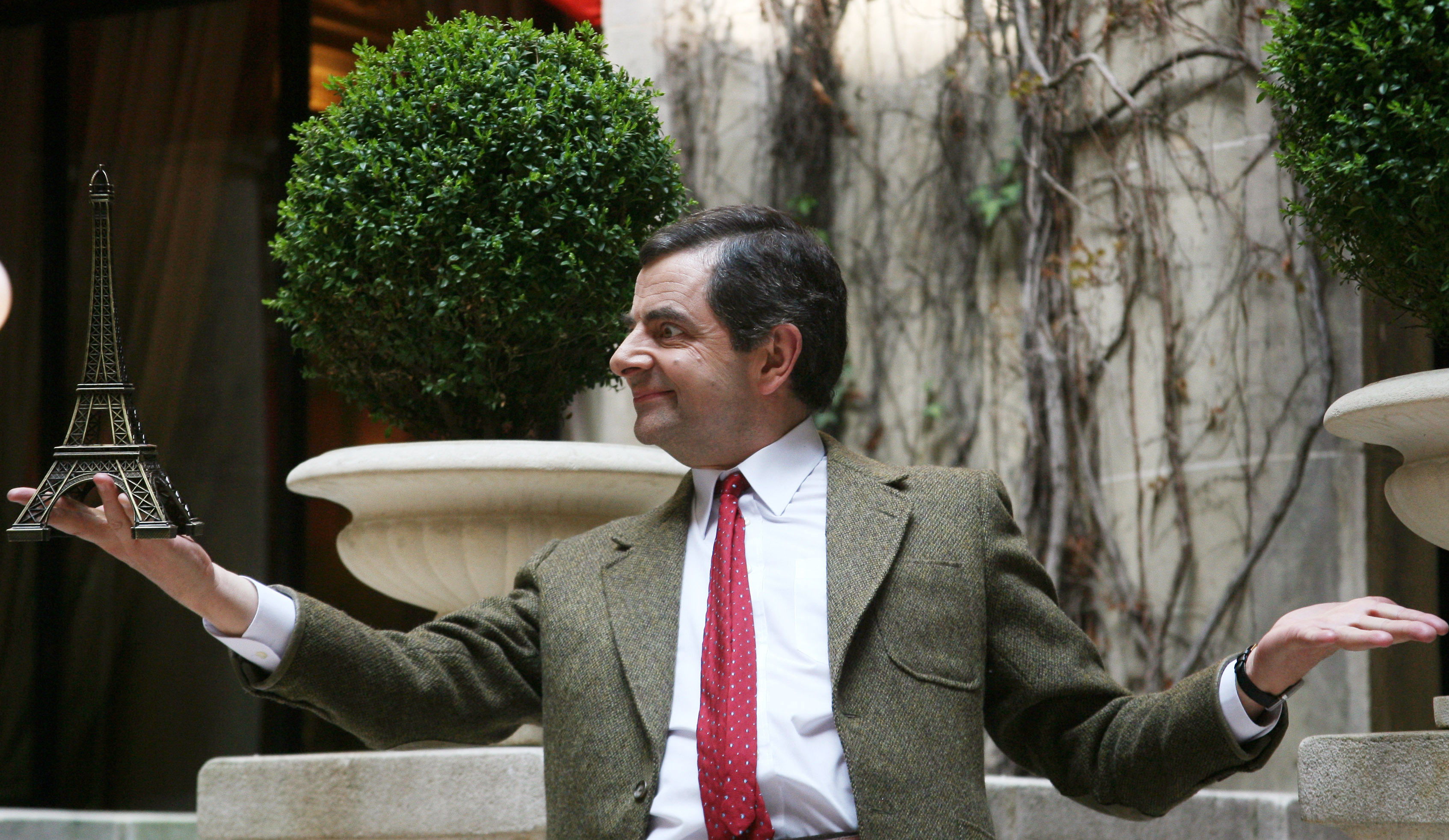 Rowan Atkinson haalt uit naar cancelcultuur en heeft nieuws over typetje